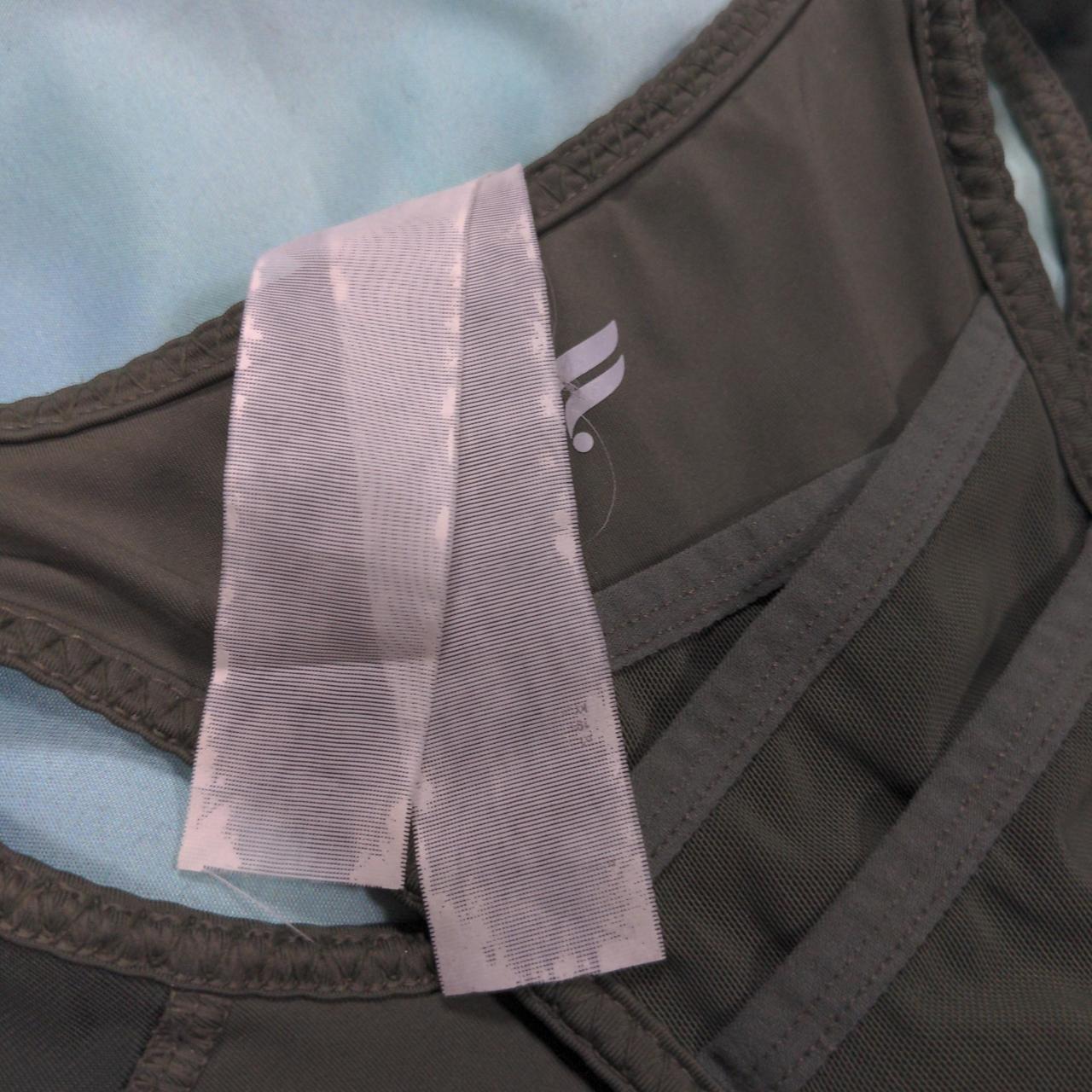 Fabletics Women's Green Crop-top | Depop