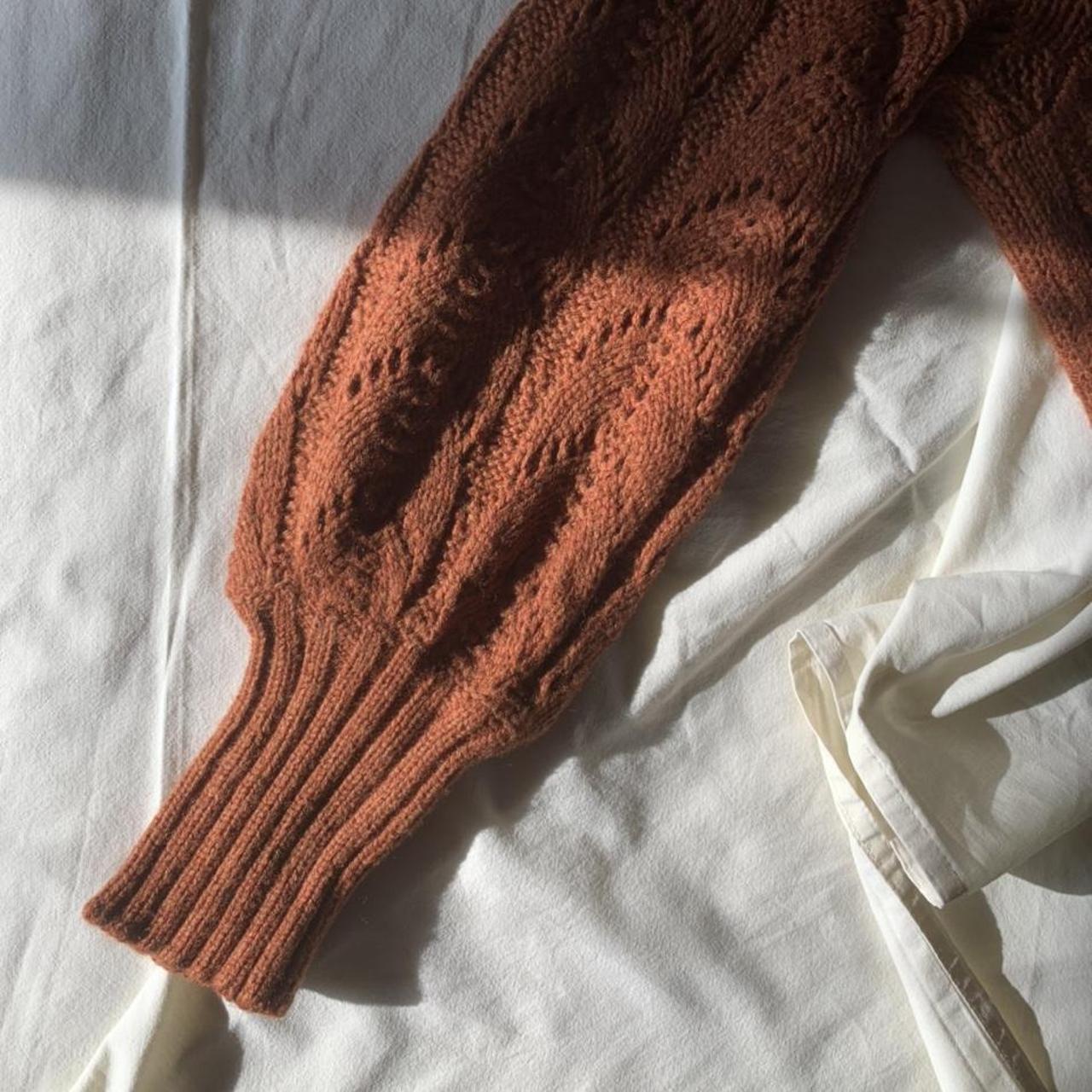 Maglione primaverile color mattone a maglia forata e... - Depop