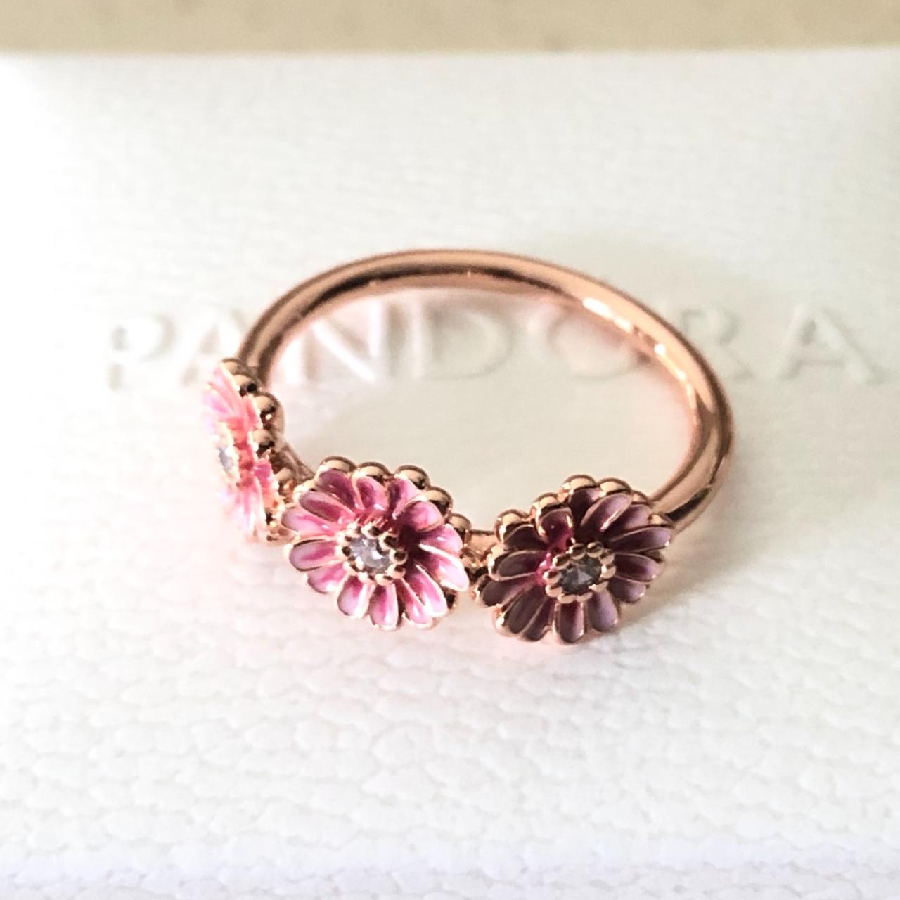 Pink daisy trio ring store