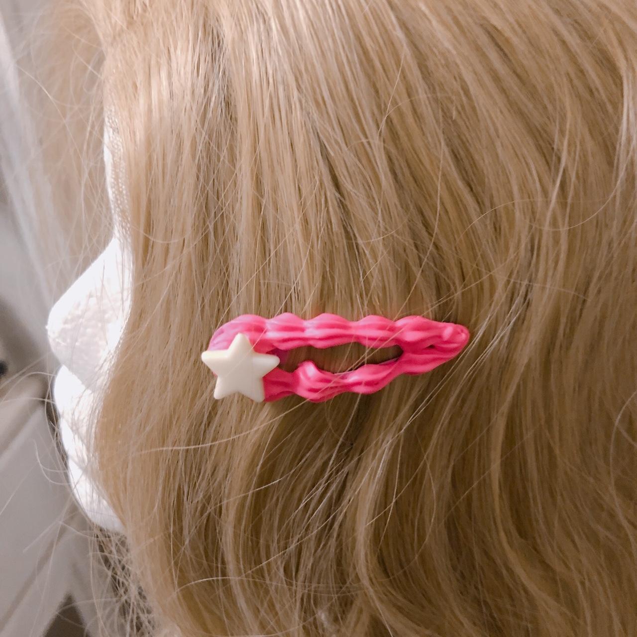 Bright pink star hairclip! Perfect for a decora or... - Depop