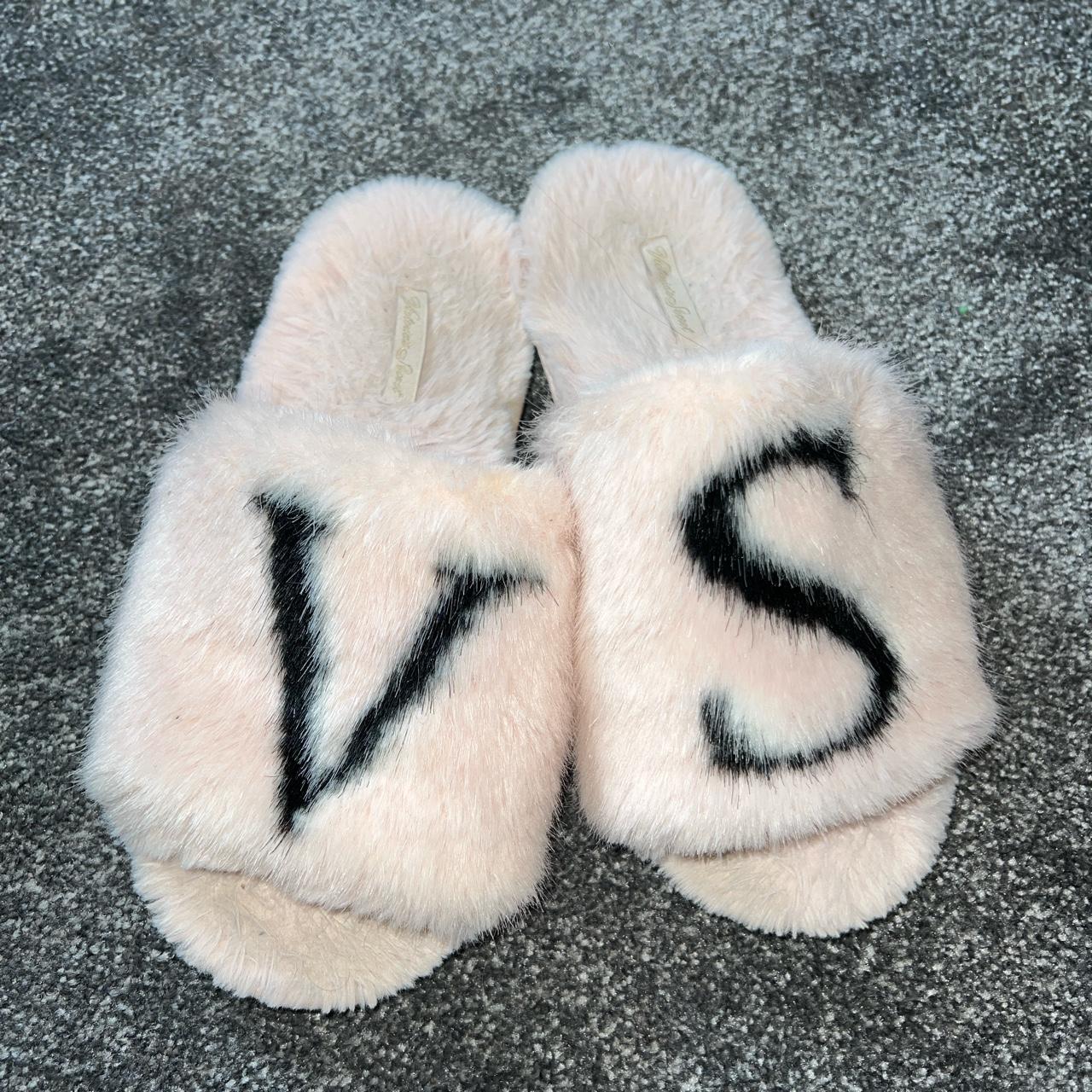 Victoria’s Secret slippers size small (3/4). Very... - Depop