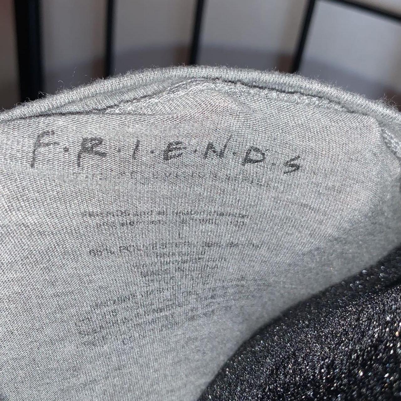 Grey friends print graphic T #friends #comfort #grey - Depop