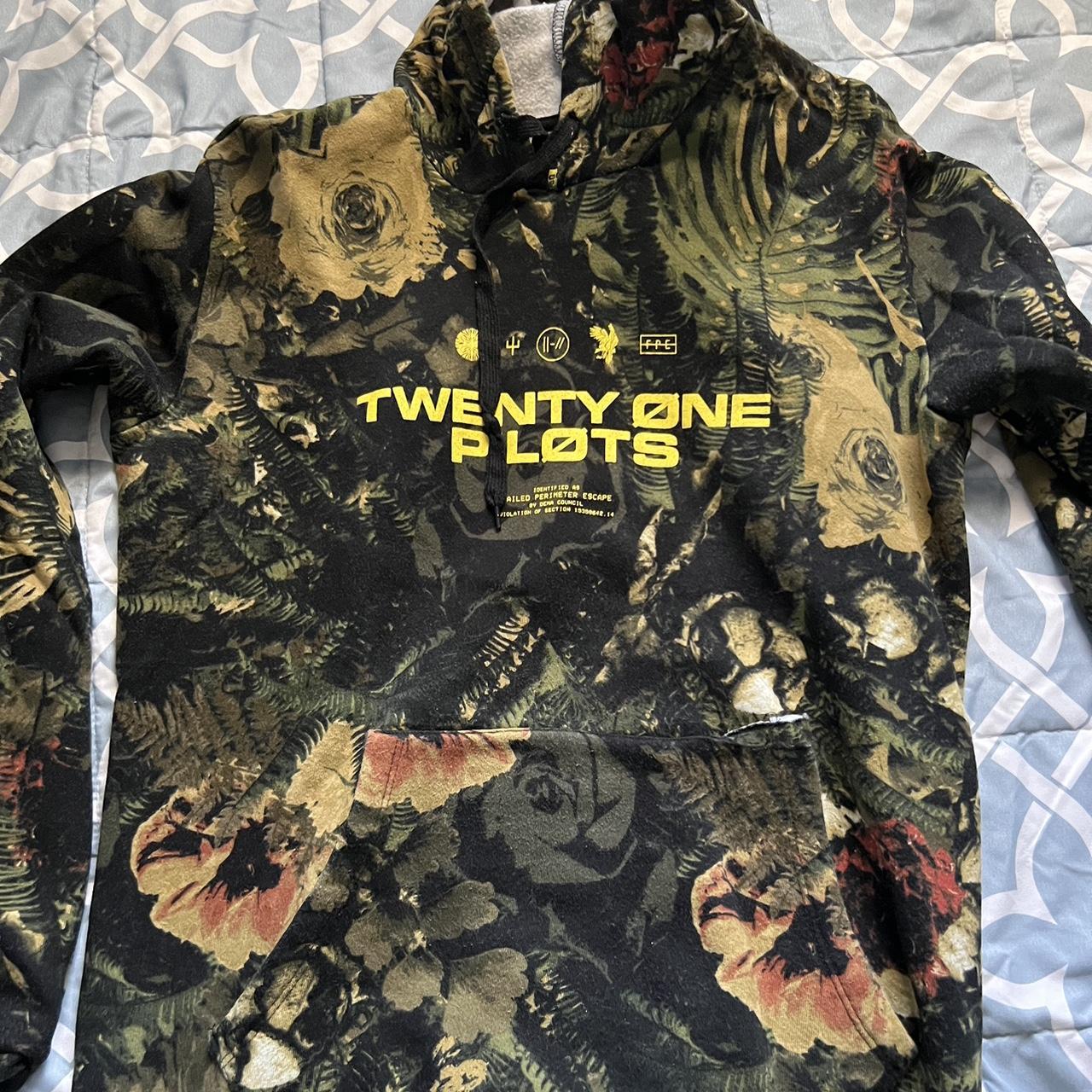 Twenty One Pilots Men's Black and Yellow Hoodie | Depop