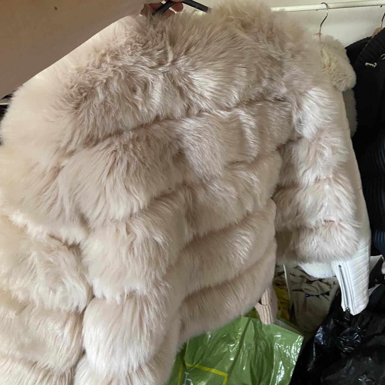 Faux fur can be fluffed out with cold air hairdryer - Depop