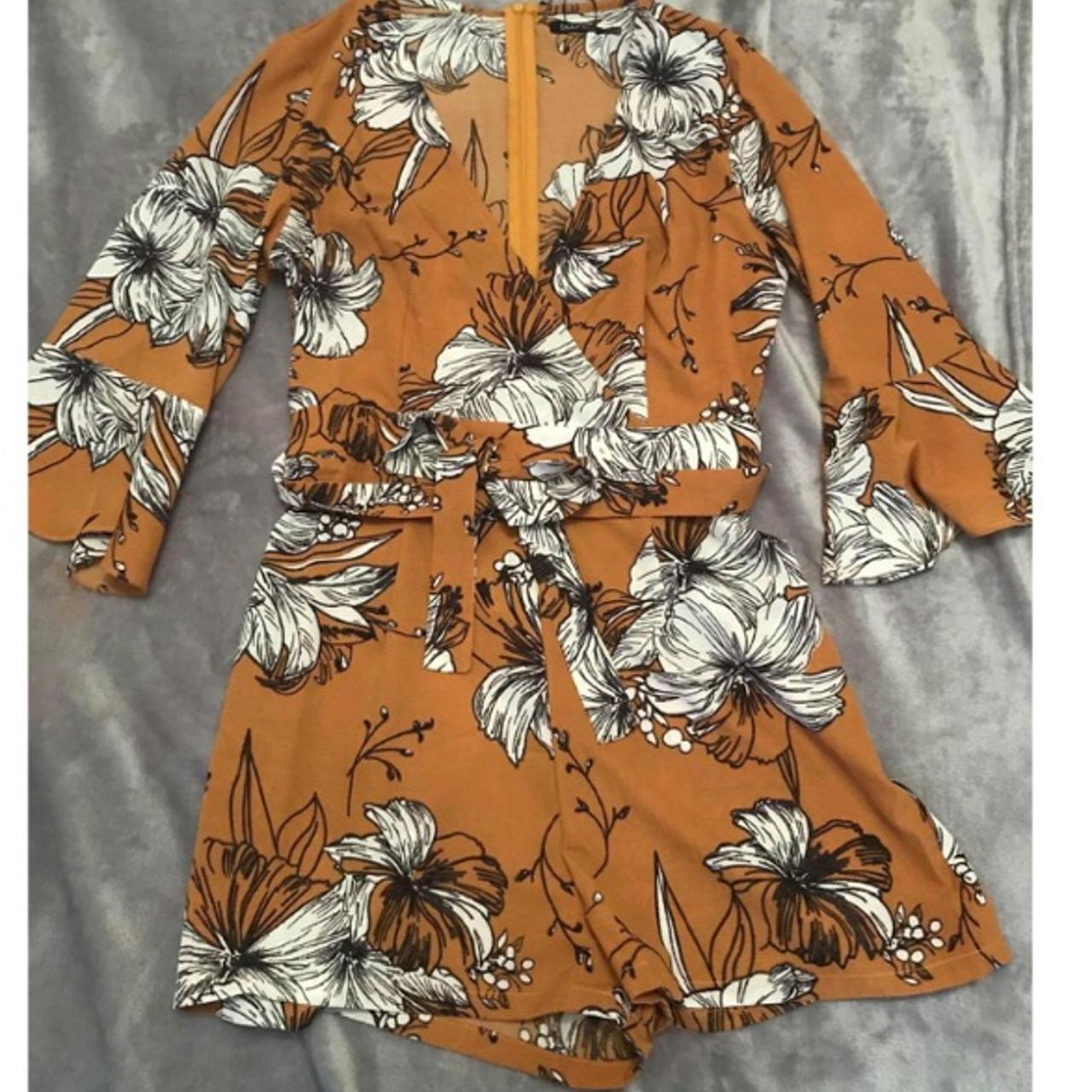 Boohoo Women's Dress | Depop