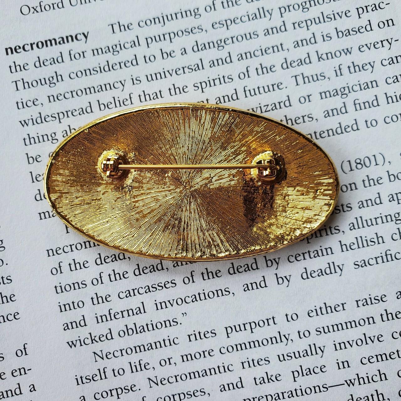 Vintage 1999/2000 presidents club brooch by Avon.... - Depop