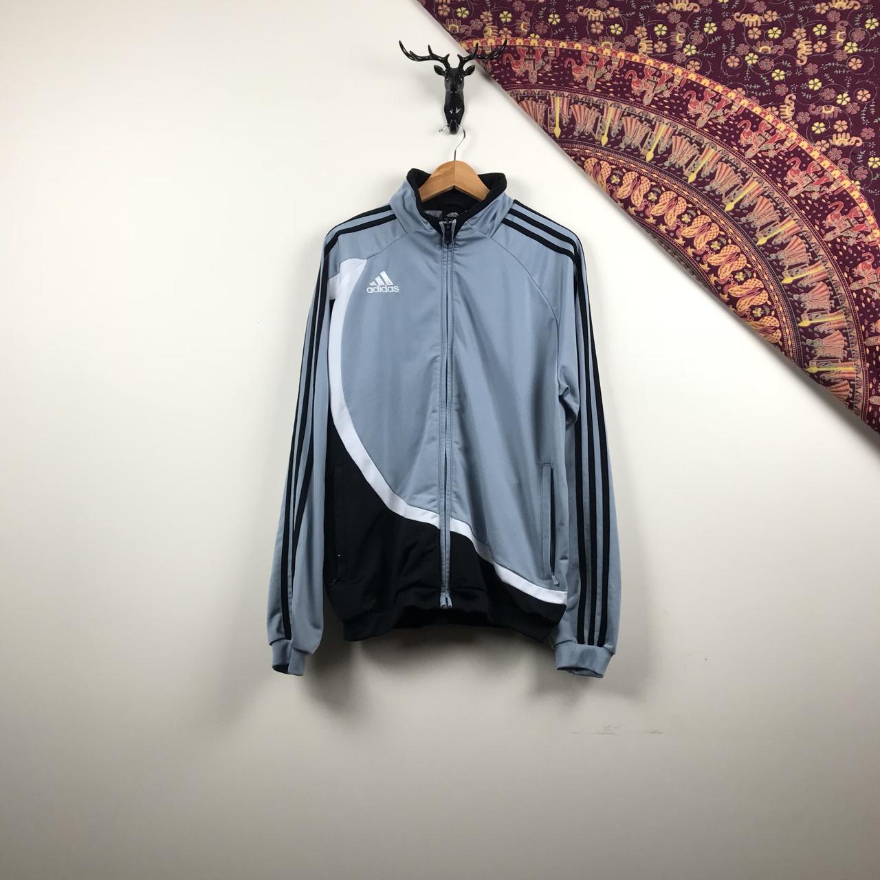 FAQ's 🇬🇧 Postage is £3.95 🌍 International Shipping... - Depop