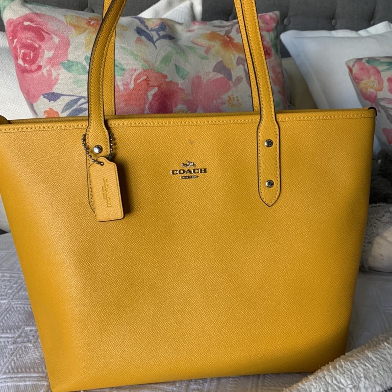 Coach Large Tote Beautiful yellow Silver detailing... - Depop