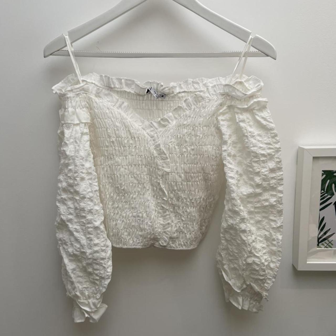 Zara Women's White Crop-top | Depop