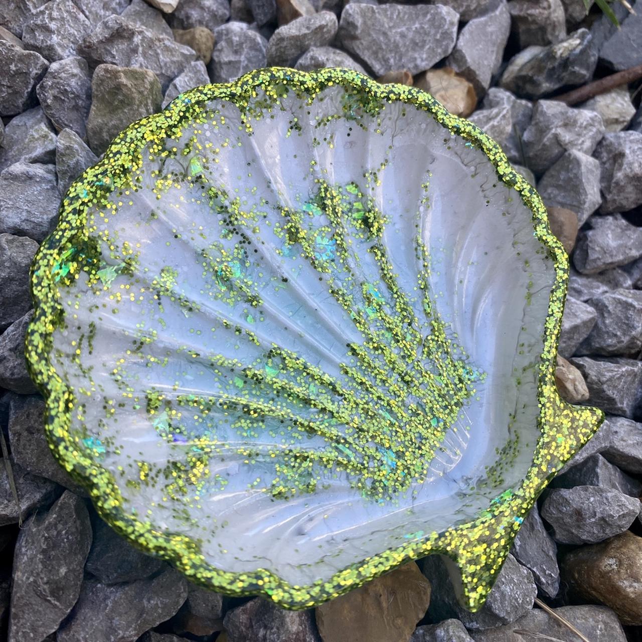 Handmade white green sparkle glitter sea shell... - Depop