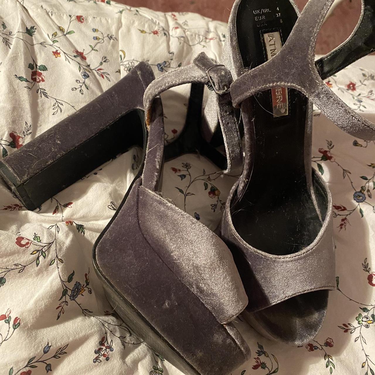grey velvet platform shoes ! amazing 90s vibes and... - Depop