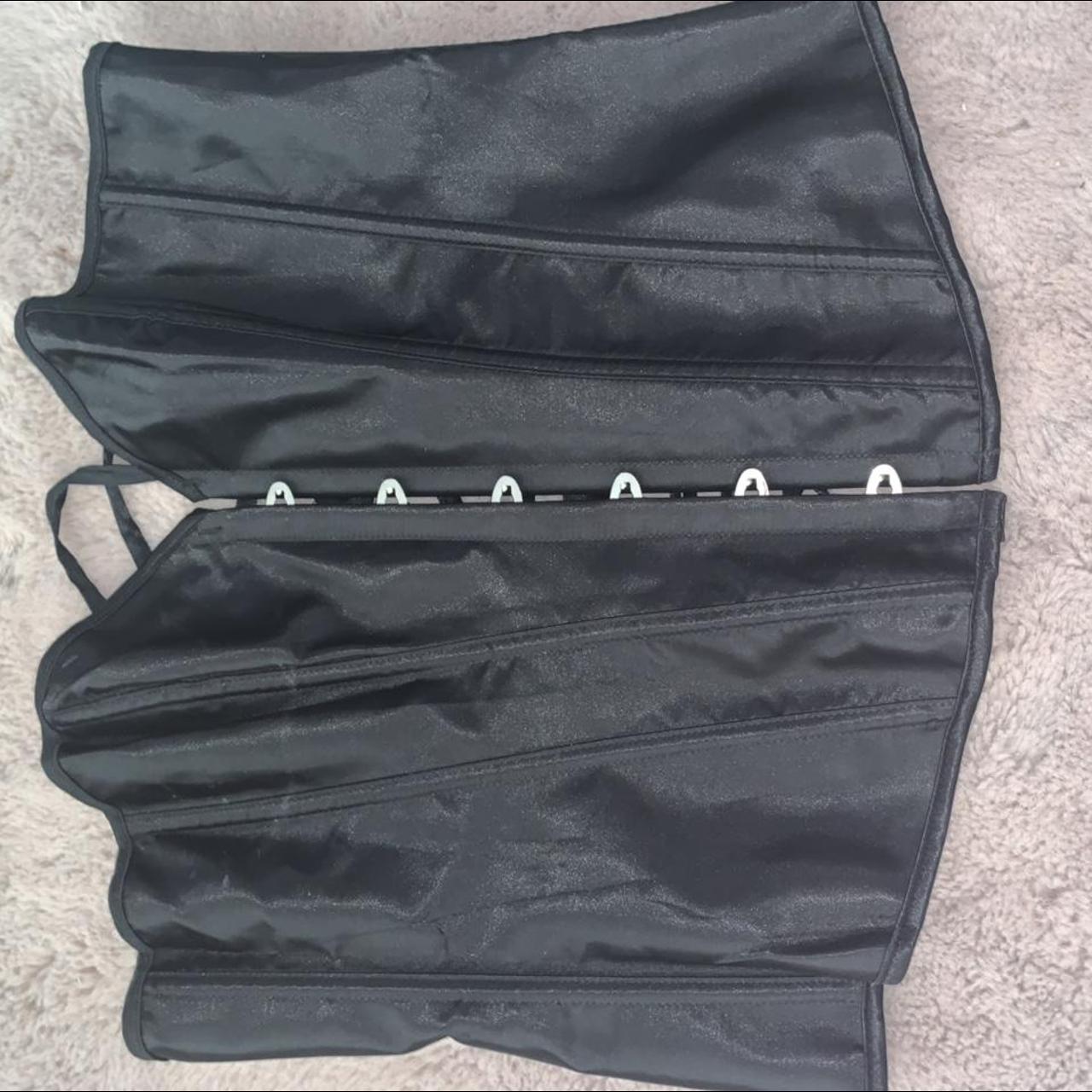 Size medium black corset never worn - Depop