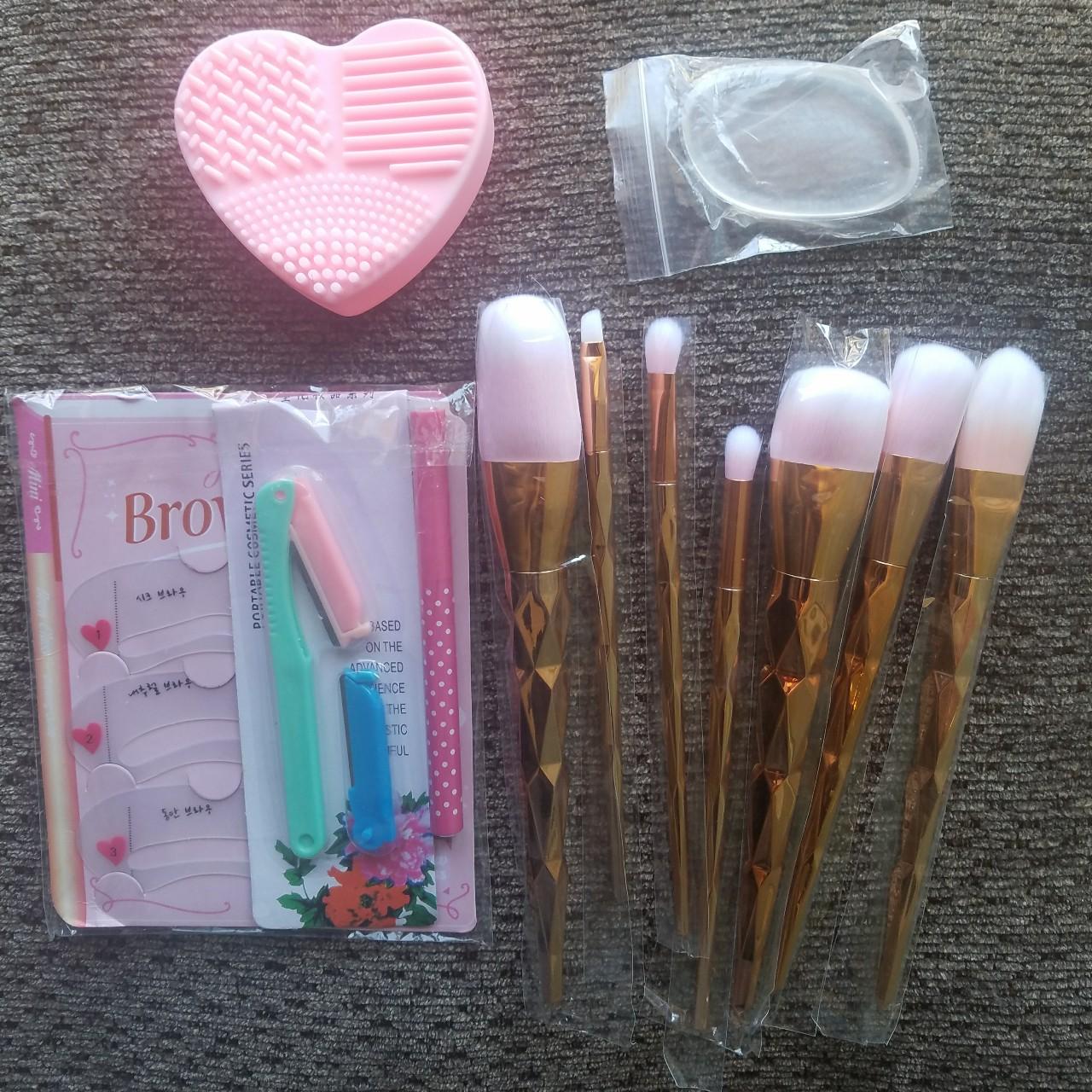 You get 1 Eyebrow Pencil Makeup Tool kit dark... - Depop