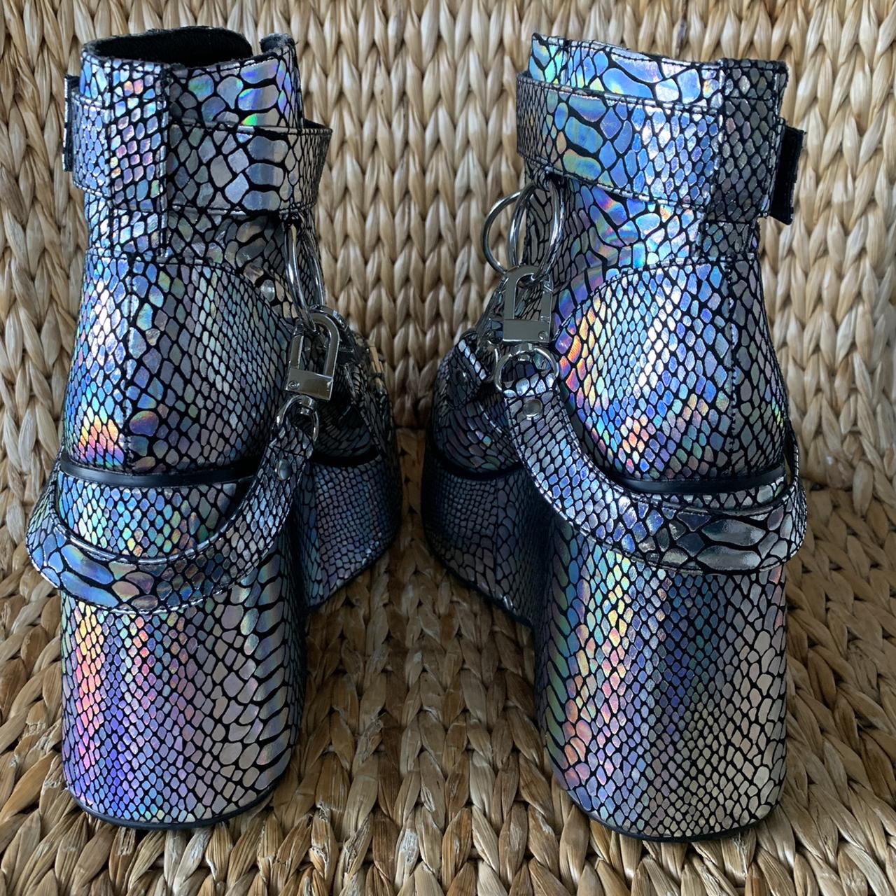 NIB Silver Holographic Snake Print... - Depop