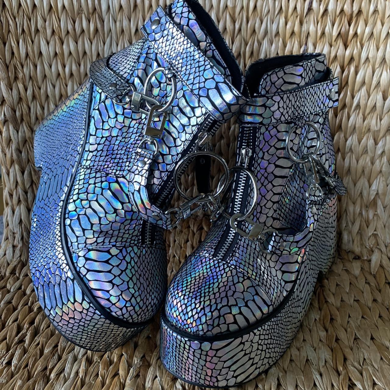 NIB Silver Holographic Snake Print... - Depop