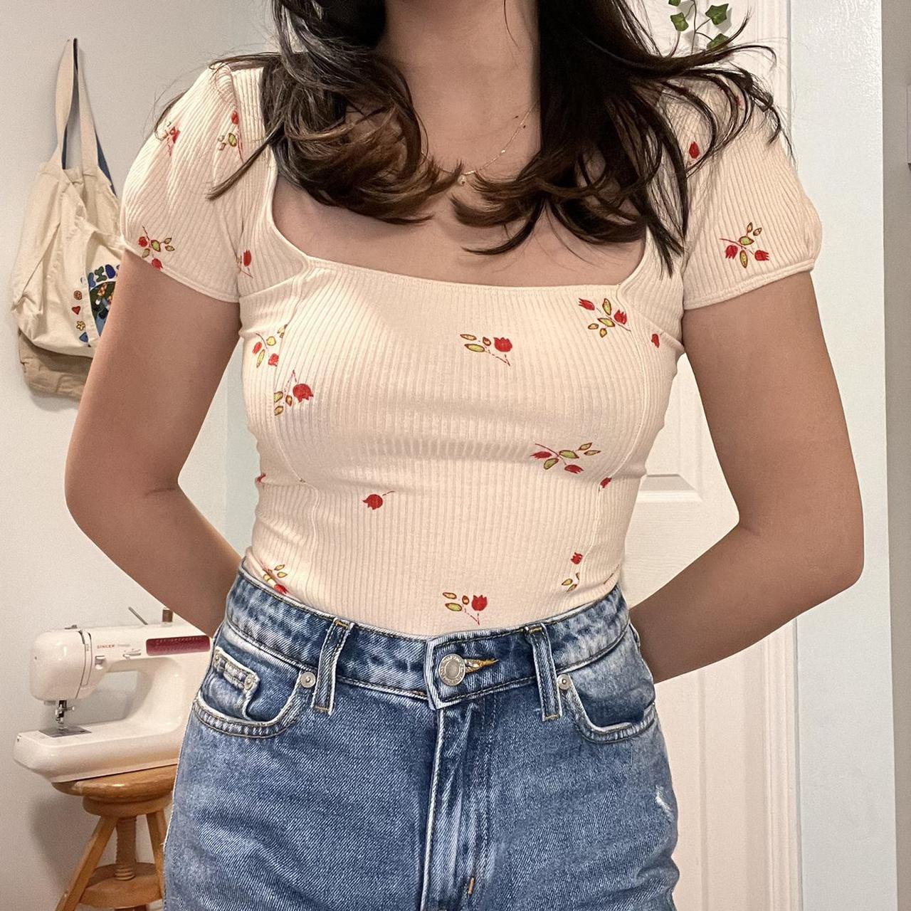 💐 Floral Square Neck Bodysuit 💐 From urban... - Depop