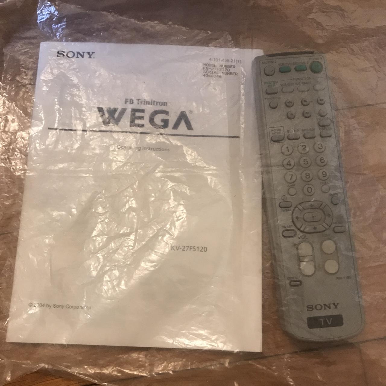 A Sony FD Trinitron Wega Television | Depop