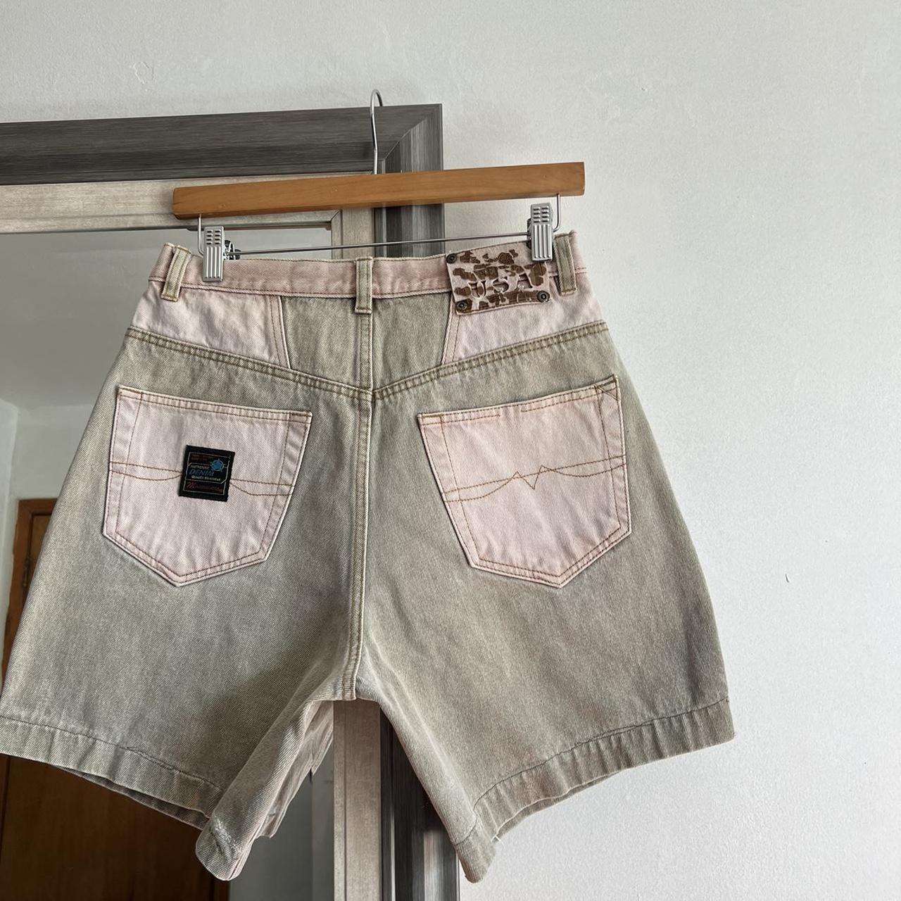 Vintage two tone shorts. Such a cute pair for the... - Depop