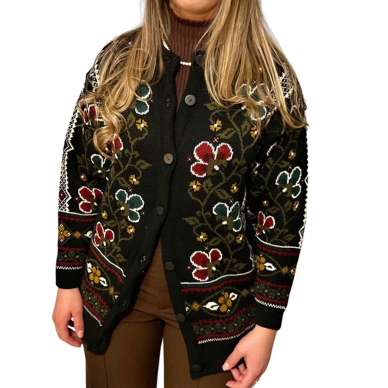 FLORAL PRINT FUNKY CARDIGAN SEEN ON SIZE 10 5”9 100%... - Depop