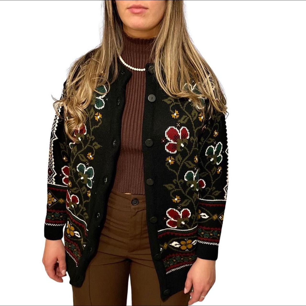 FLORAL PRINT FUNKY CARDIGAN SEEN ON SIZE 10 5”9 100%... - Depop