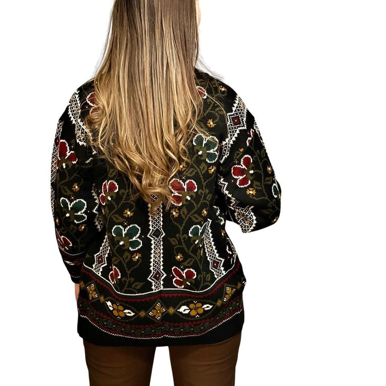 FLORAL PRINT FUNKY CARDIGAN SEEN ON SIZE 10 5”9 100%... - Depop