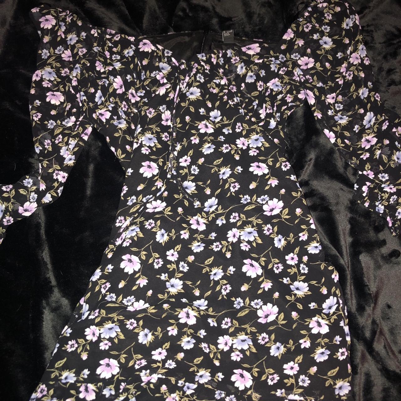 gorgeous little flower dress, can be off the... - Depop