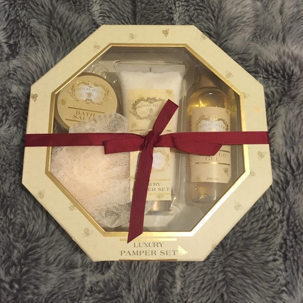 Royal Jelly gift set brand new never used ⭐️⭐️⭐️⭐️⭐️⭐️... - Depop