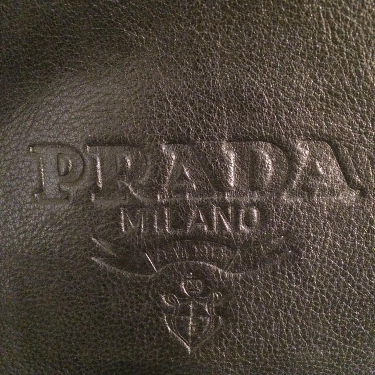 borsa di prada vintage in vera pelle...nulla a che... - Depop