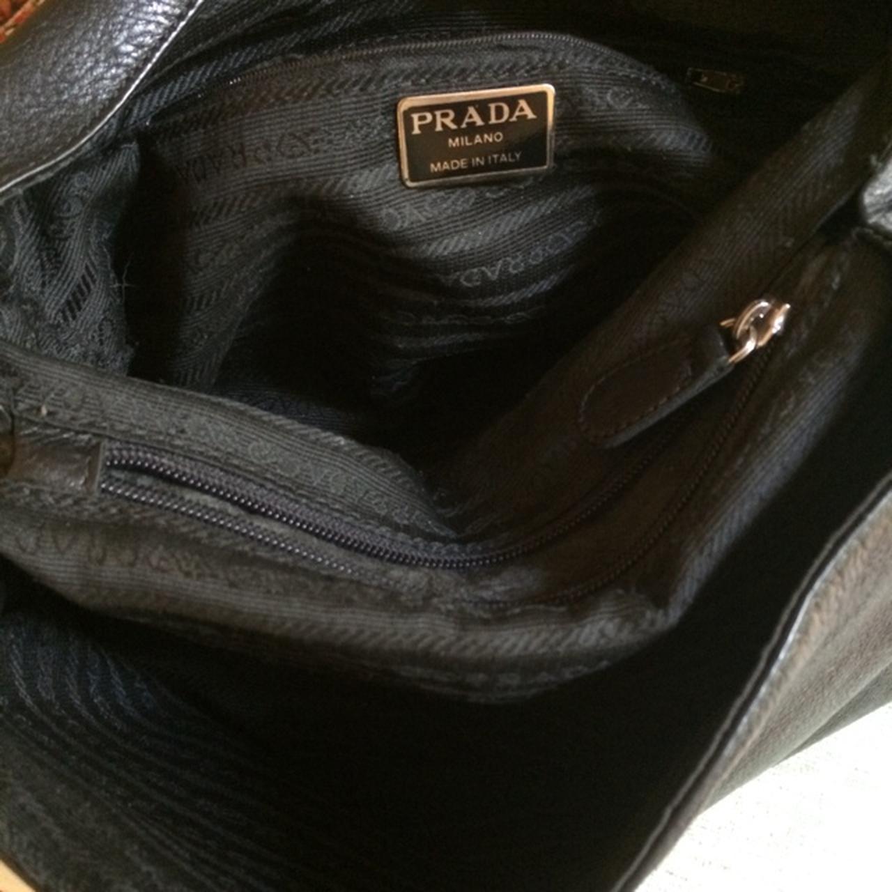 borsa di prada vintage in vera pelle...nulla a che... - Depop