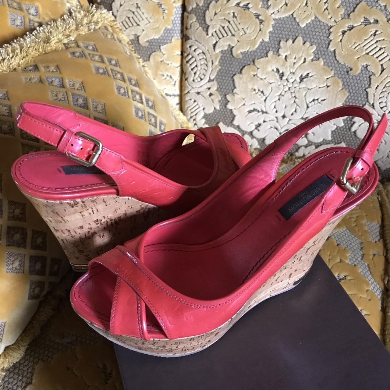 Louis Vuitton ottimo stato nr 37,5 -va bene per... - Depop