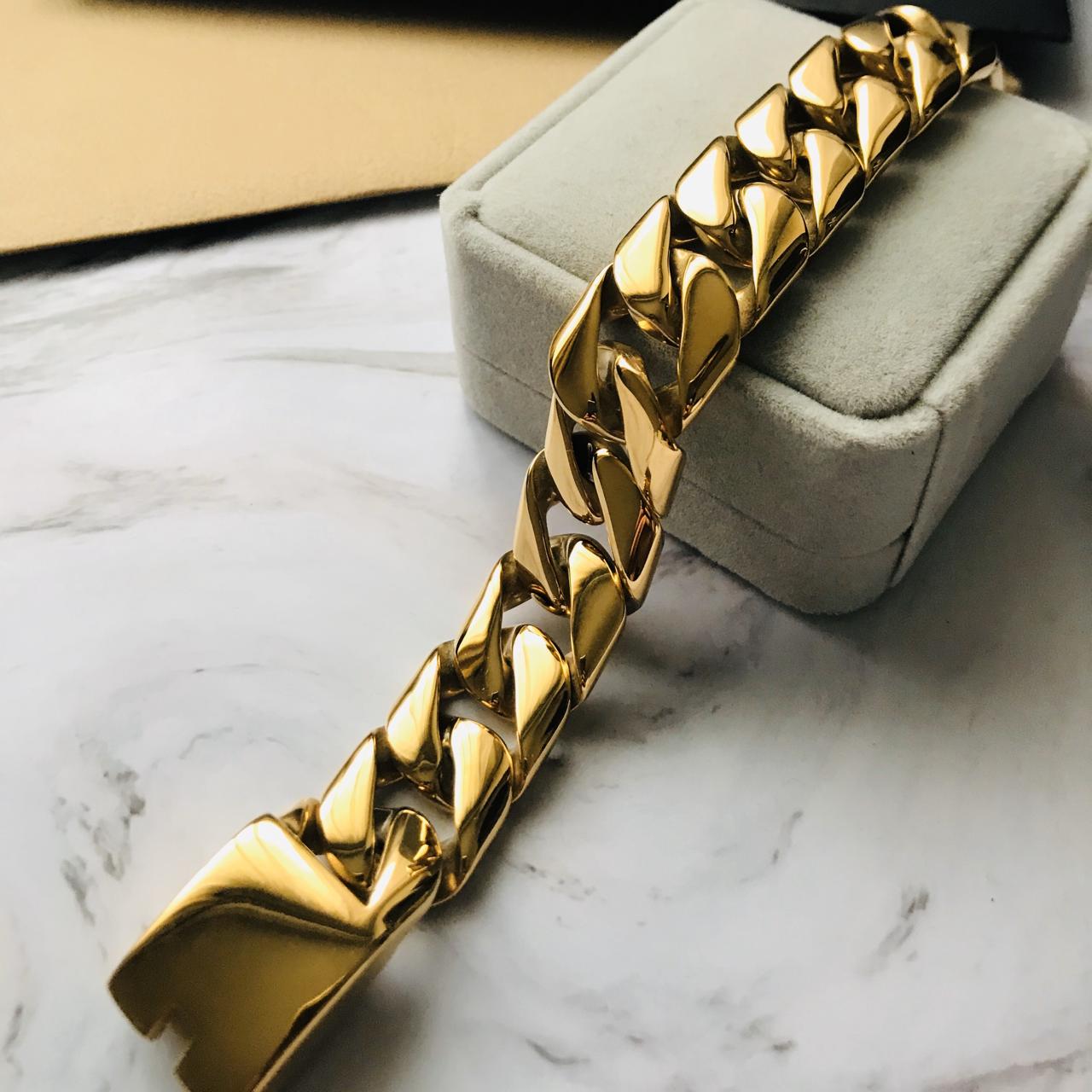 Solid heavy chunky chain Bracelet for men 22cm... - Depop