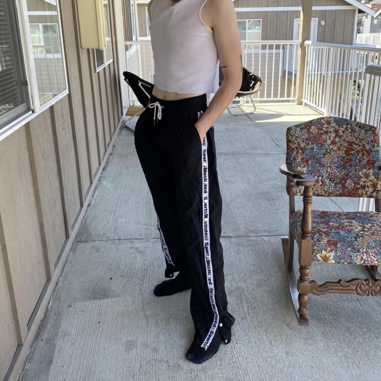 Y2K / early 2000’s sports illustrated Button up... - Depop