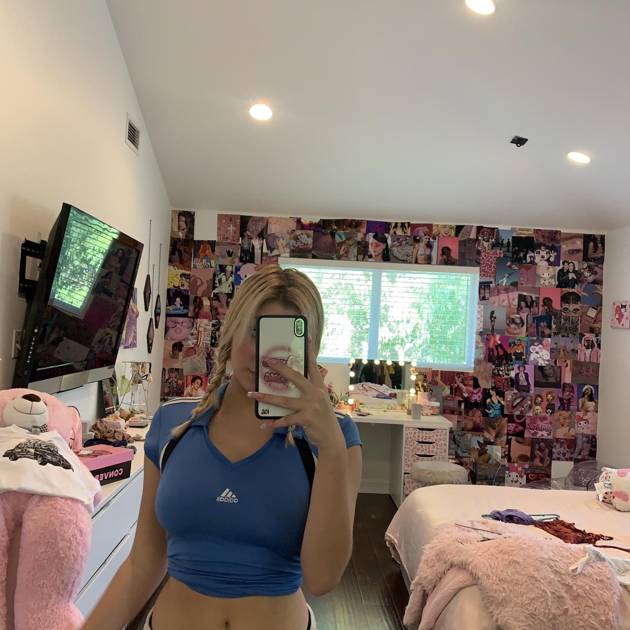 WOW this amazing electric blue vintage collard... - Depop