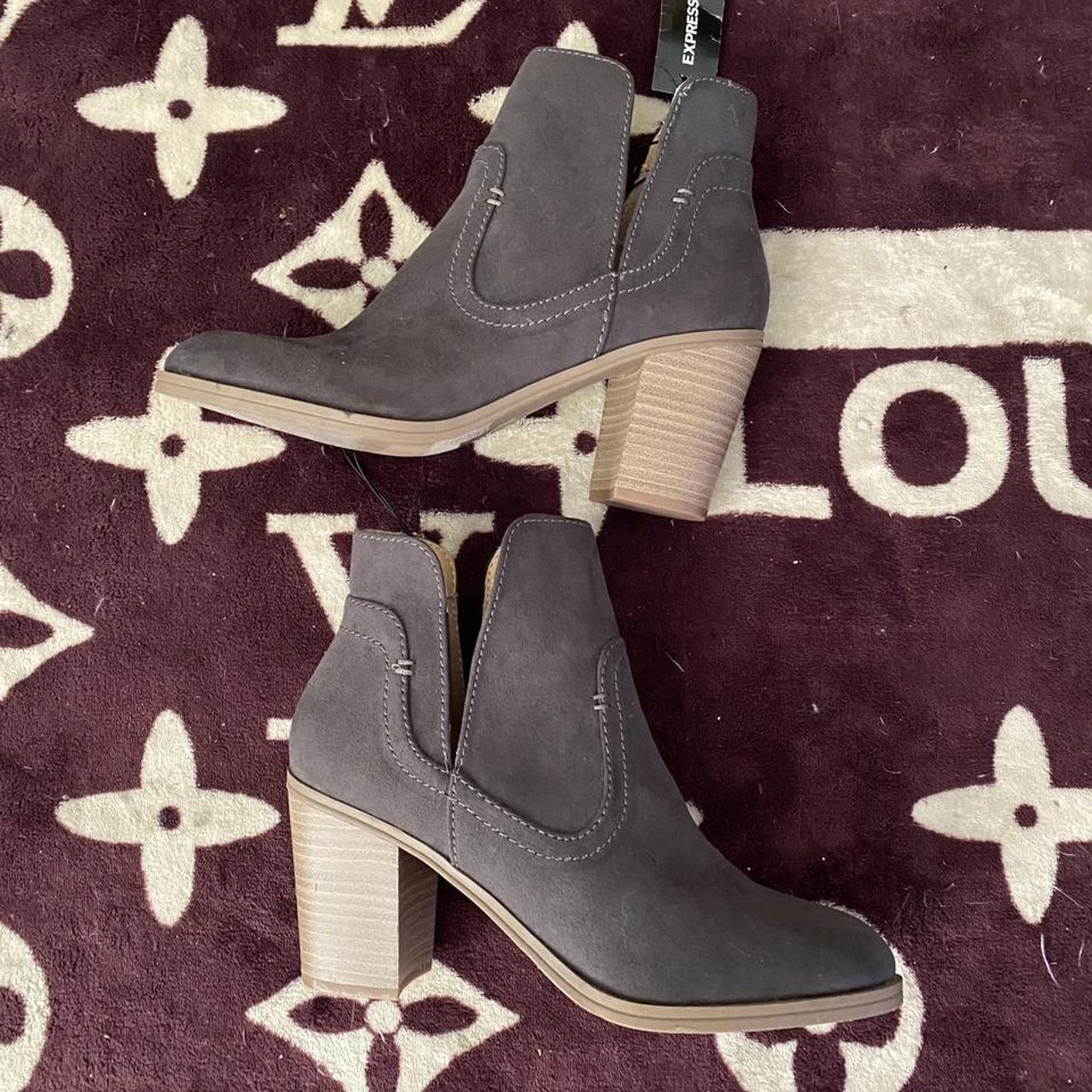 Express Women's Grey Boots | Depop