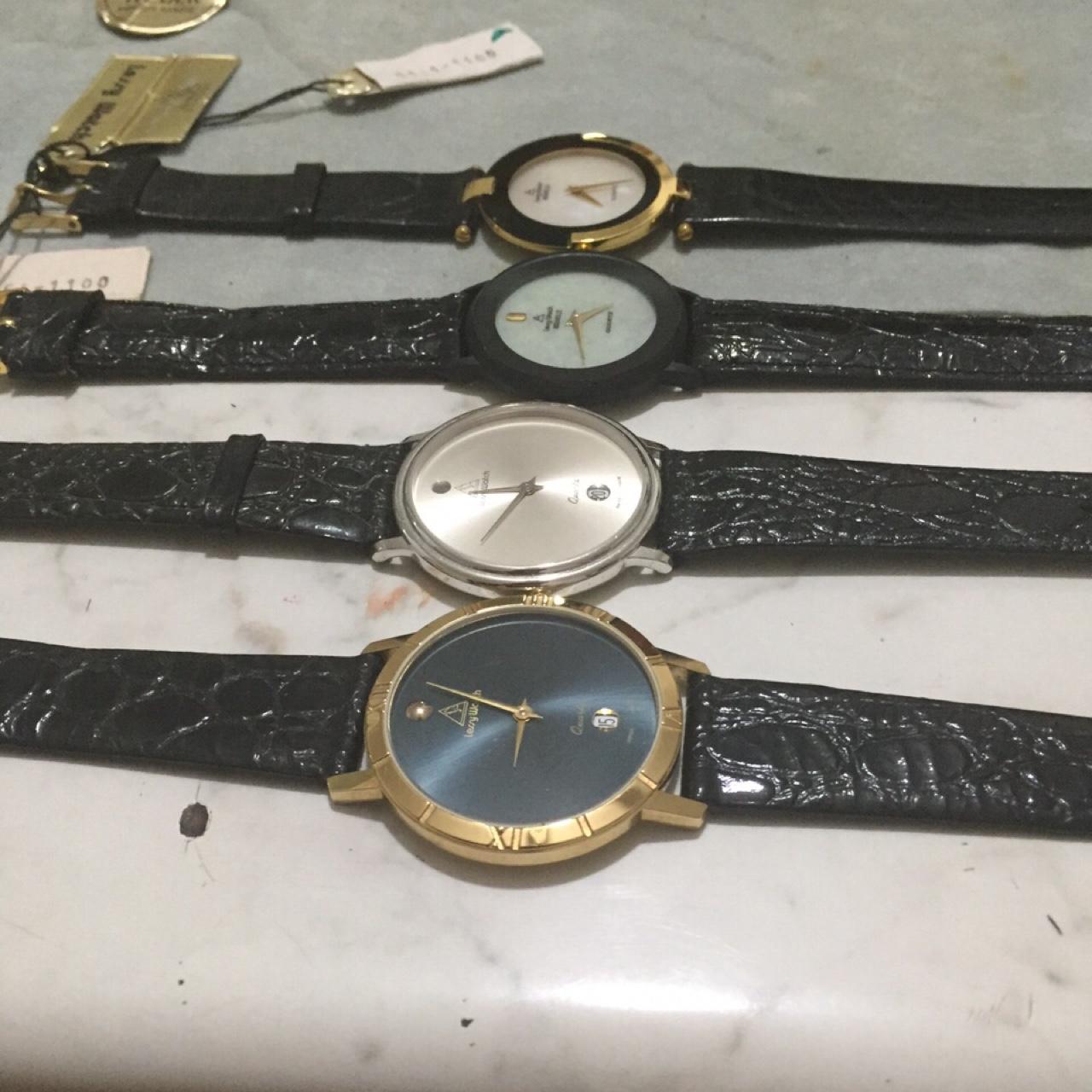 •lessy watch• - Depop