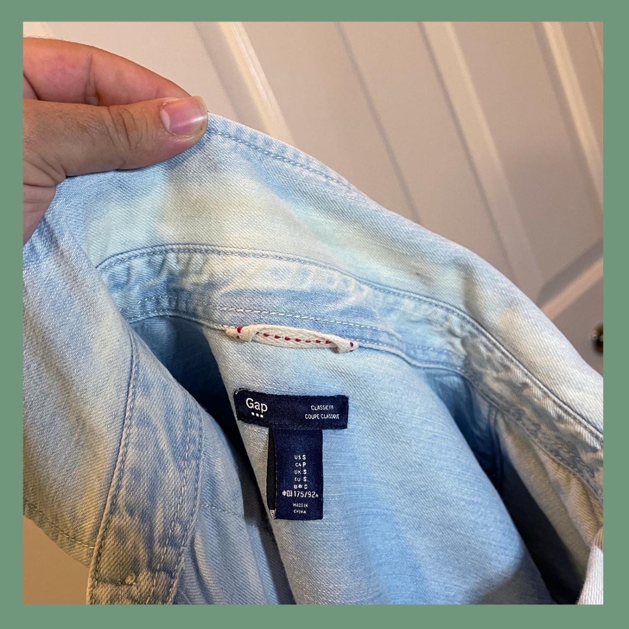 GAP LIGHT BLUE DENIM BUTTON DOWN Spring 2017... - Depop