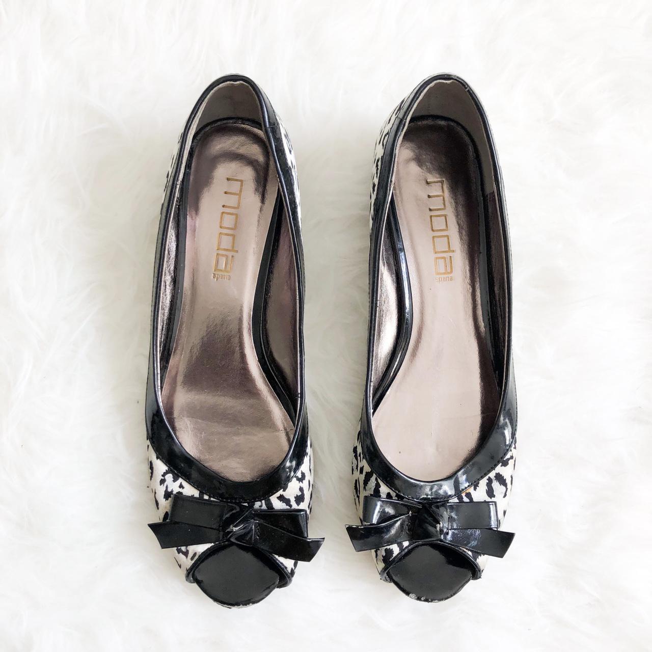 Super cute Moda Spana Snow Leopard Peep Toe Flats.... | Depop