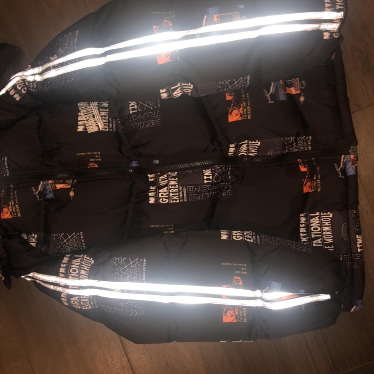 MAGAZINE PRINTED 3M REFLECTIVE PUFFER JACKET BLACK... - Depop