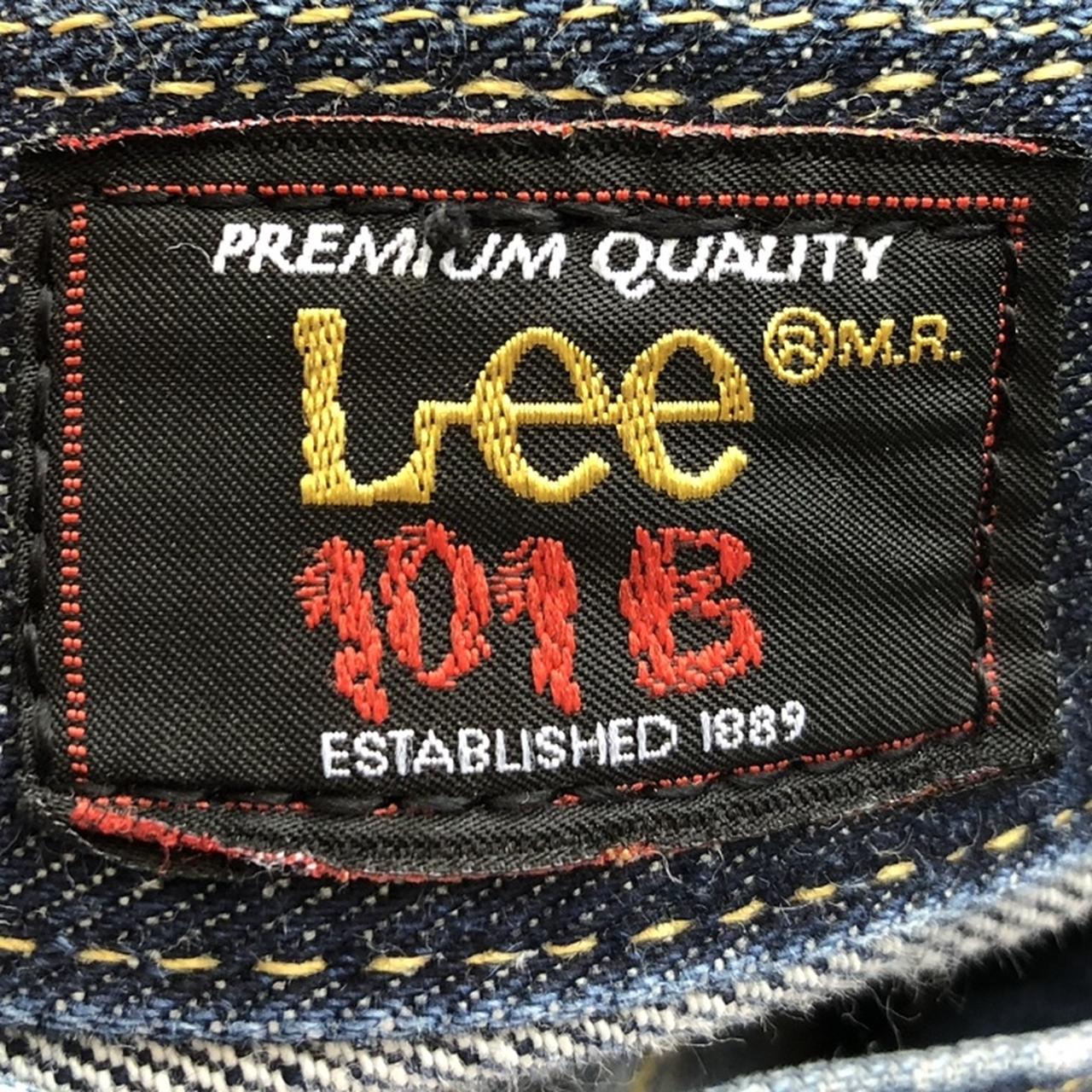 Classic lee blue jeans 👖 Shown here on a size 6 but... - Depop