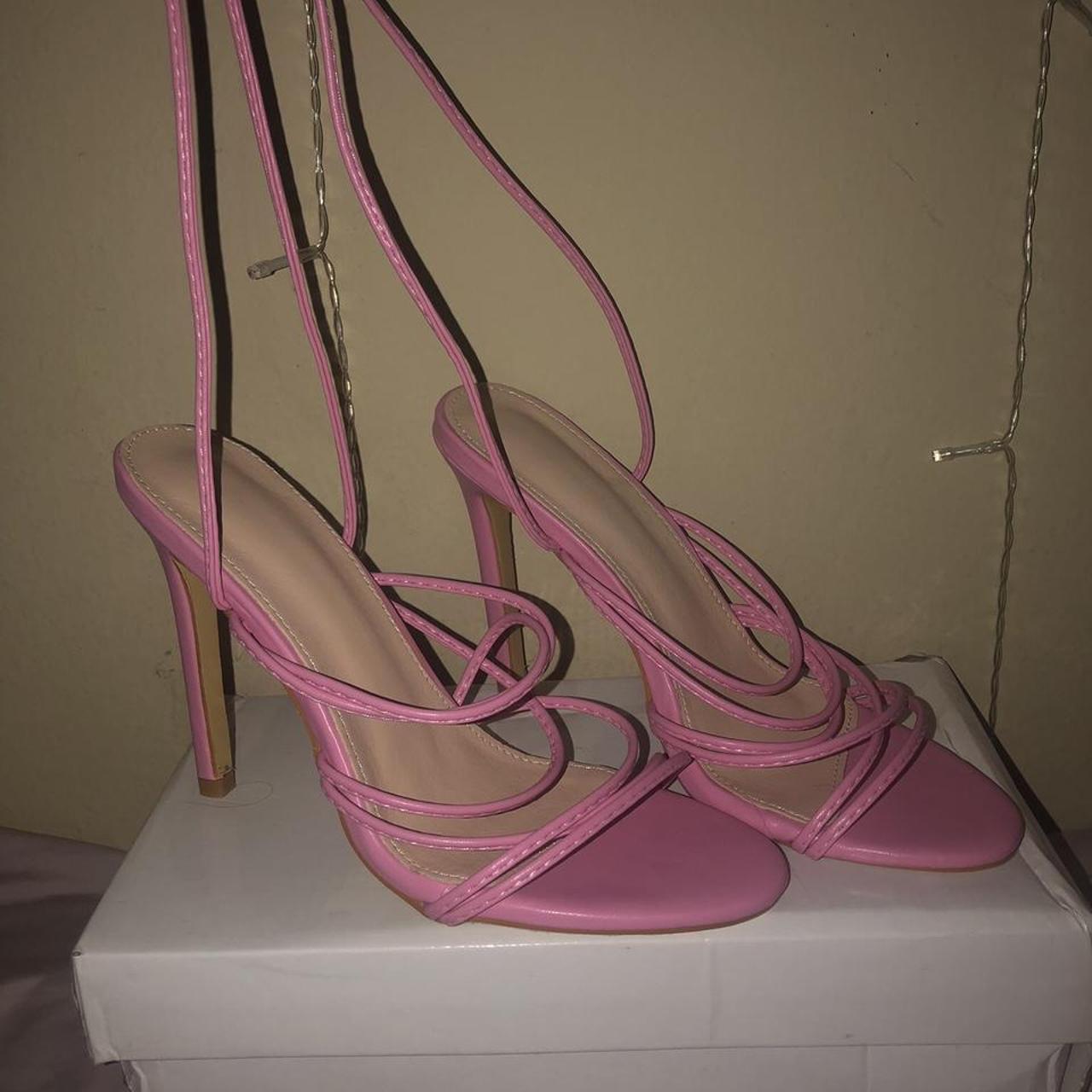 Women's Pink Courts | Depop