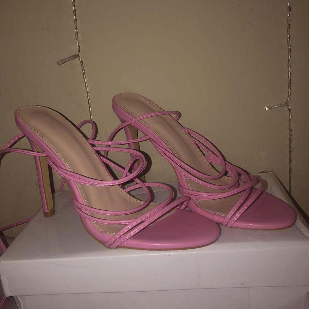 Women's Pink Courts | Depop