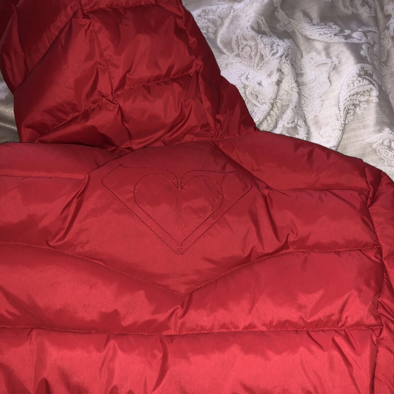 Red Roxy puffer coat, good for winter. size small... - Depop