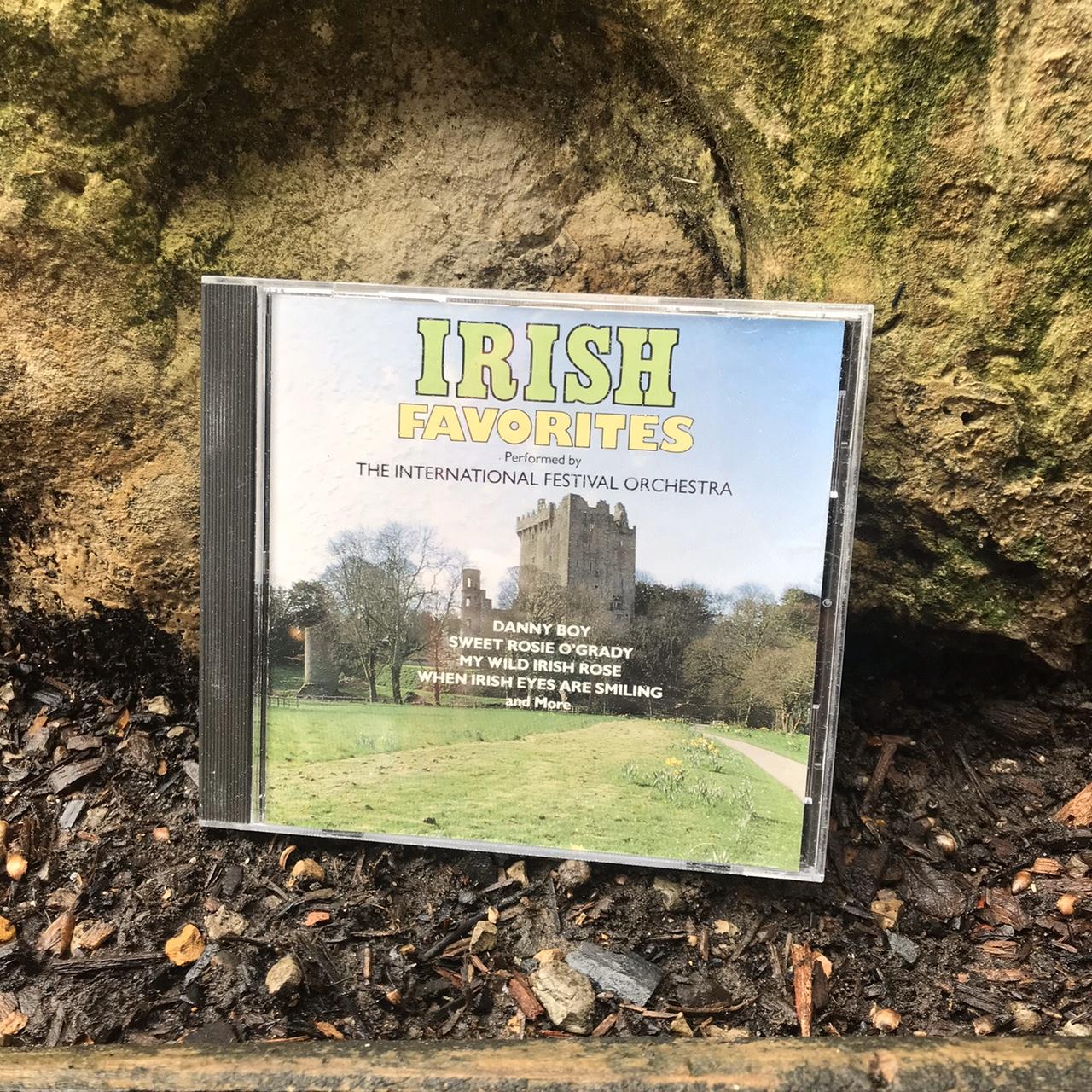 🛖🛖 ADD TO A BUNDLE FOR A DOLLAR 🛖🛖 Love Ireland?... - Depop