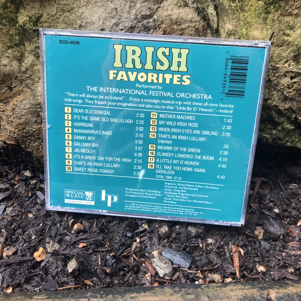 🛖🛖 ADD TO A BUNDLE FOR A DOLLAR 🛖🛖 Love Ireland?... - Depop