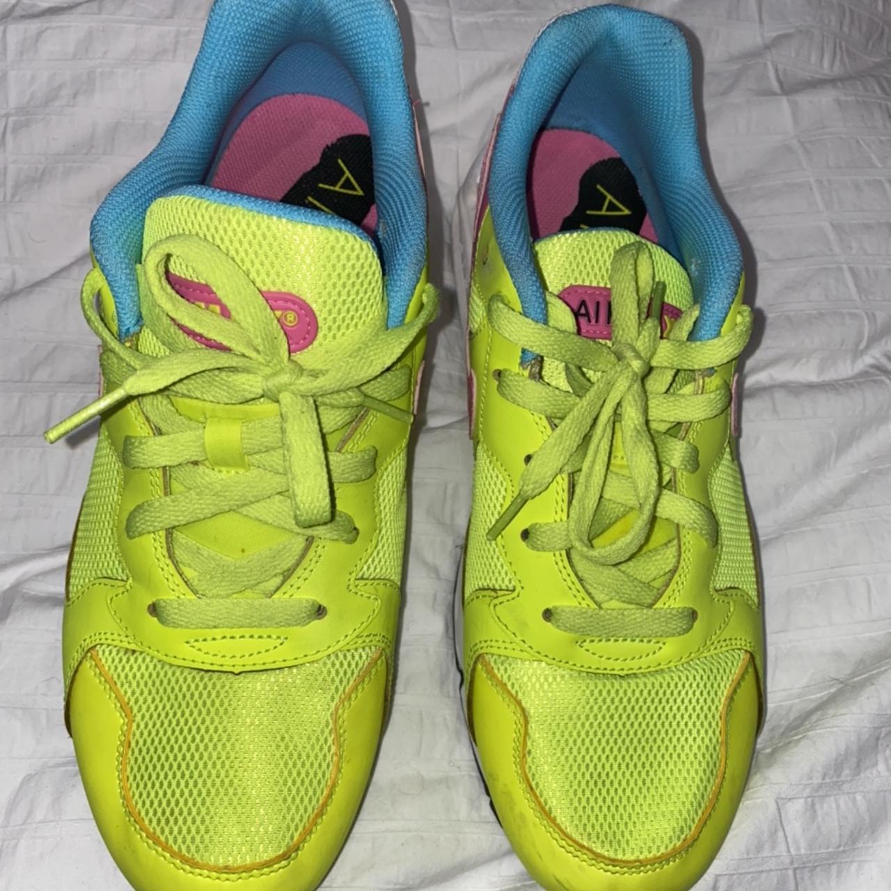 Nike triad size 8 Uk see the photos there are some... - Depop