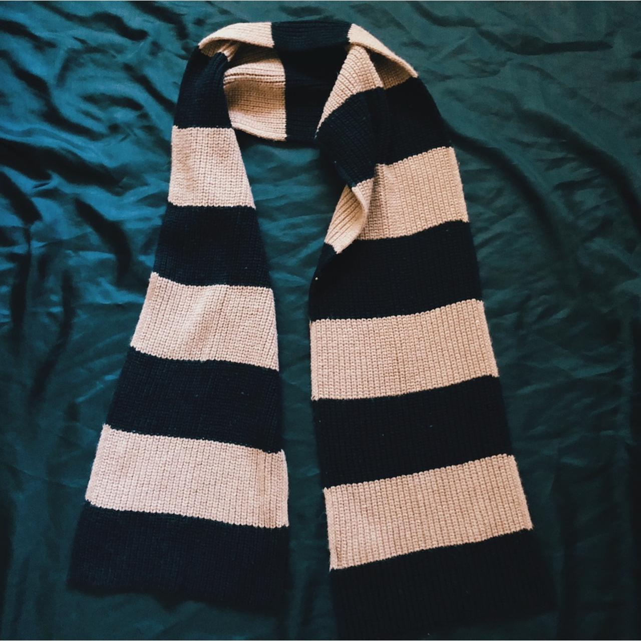 Black & brown wool H&M scarf - Depop