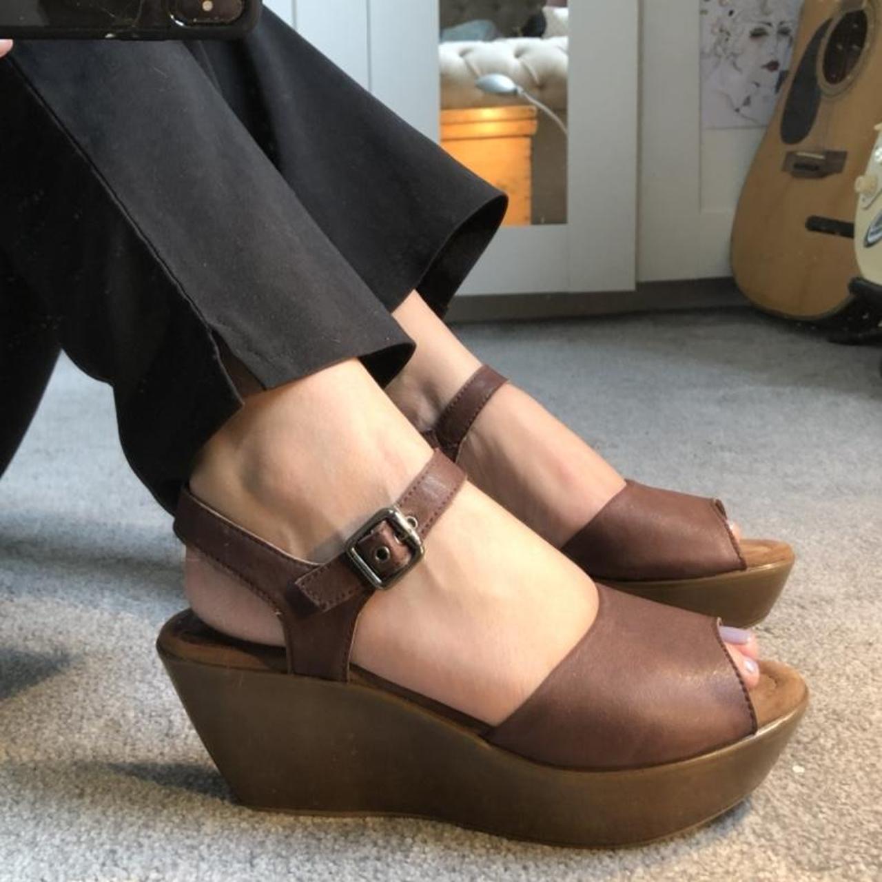 Heeled sandal shoes with brown leather straps and a... - Depop