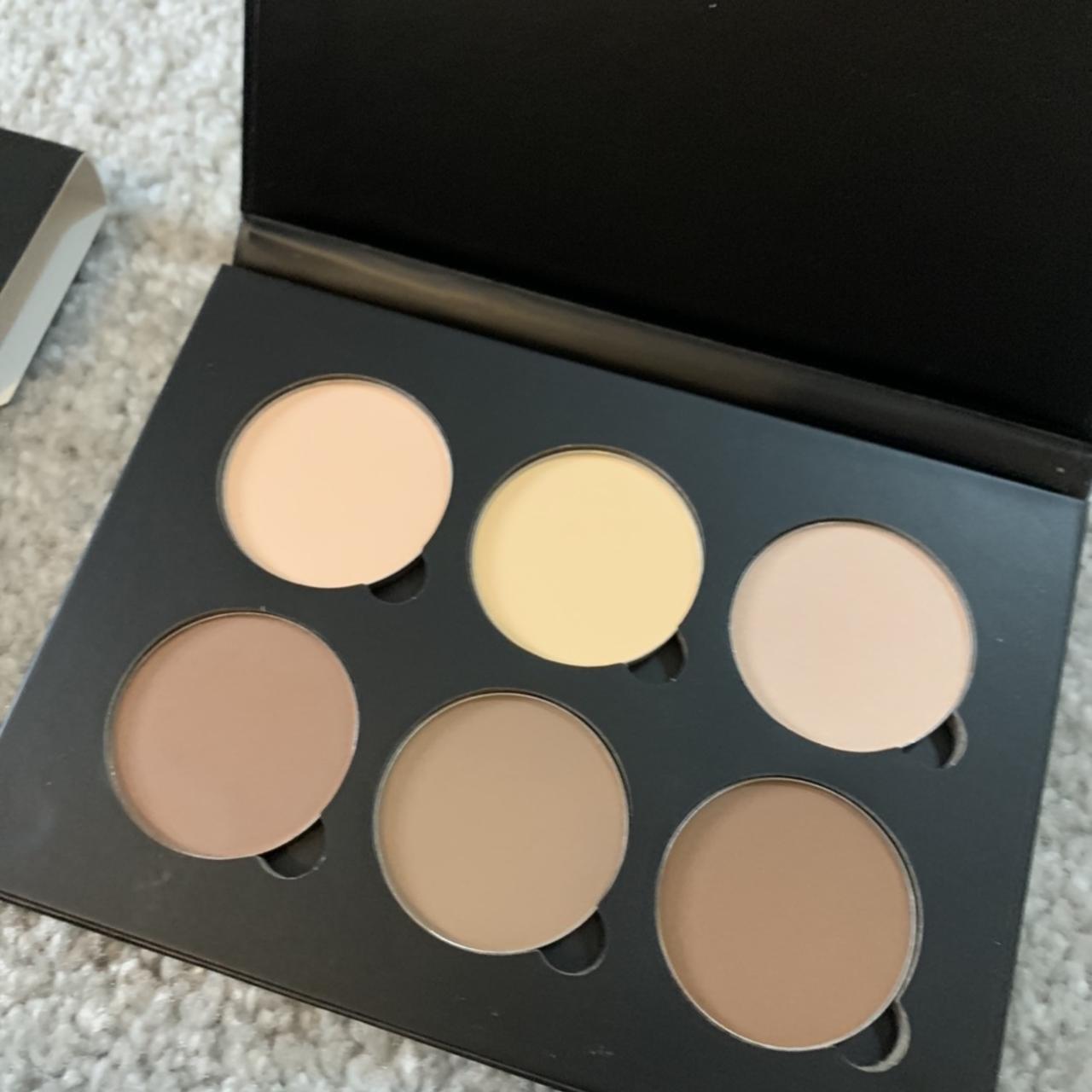 Brand new ABH powder contour... - Depop