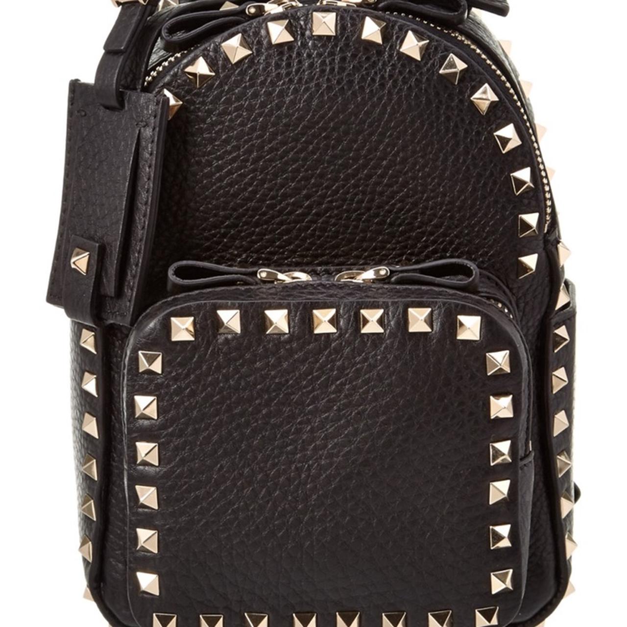 CERCO DISPERATAMENTE zaino modello piccolo... - Depop