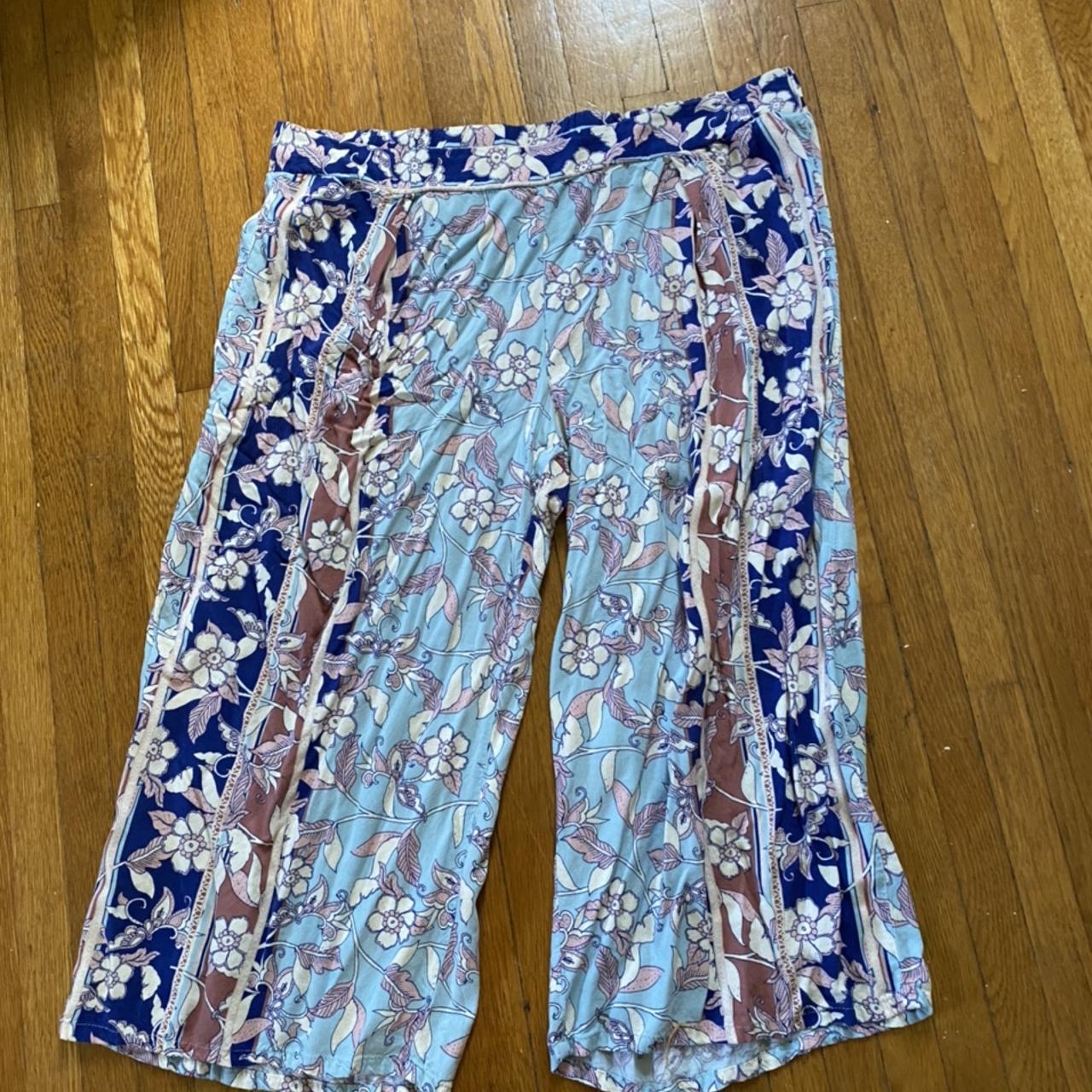 Floral Boho flow pants - Depop